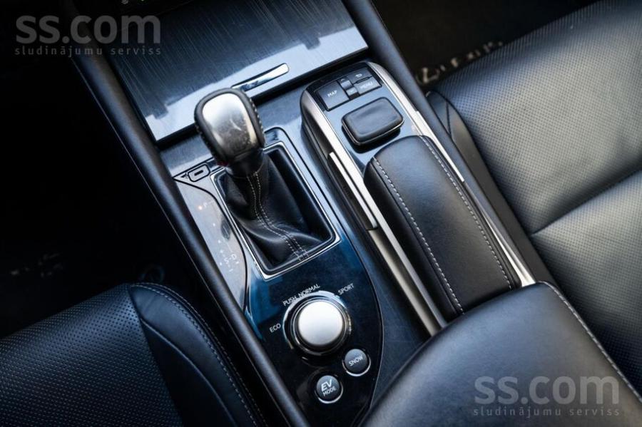 Grey Lexus GS 2016 in Riga, with an engine capacity of 2.50 L and mileage of 218 thousand km for 18900 €, photo 24 on AUTOMOTO.COM.LV