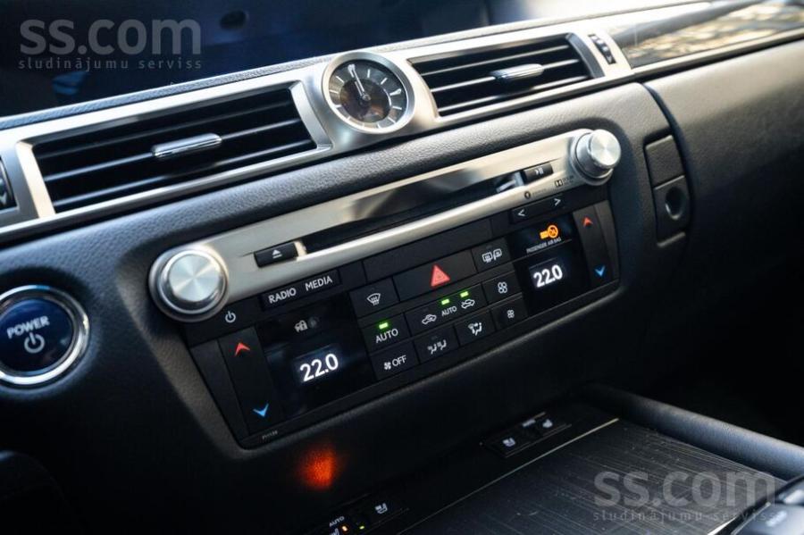 Grey Lexus GS 2016 in Riga, with an engine capacity of 2.50 L and mileage of 218 thousand km for 18900 €, photo 25 on AUTOMOTO.COM.LV