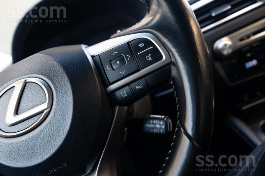 Grey Lexus GS 2016 in Riga, with an engine capacity of 2.50 L and mileage of 218 thousand km for 18900 €, photo 29 on AUTOMOTO.COM.LV