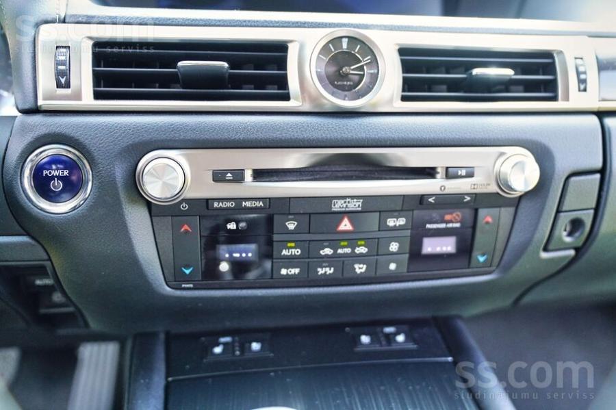 Grey Lexus GS 2018 in Riga, with an engine capacity of 2.50 L and mileage of 167 thousand km for 22500 €, photo 9 on AUTOMOTO.COM.LV