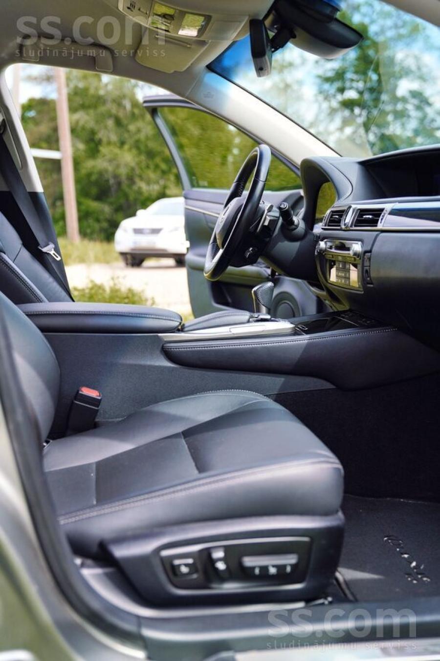 Grey Lexus GS 2018 in Riga, with an engine capacity of 2.50 L and mileage of 167 thousand km for 22500 €, photo 13 on AUTOMOTO.COM.LV