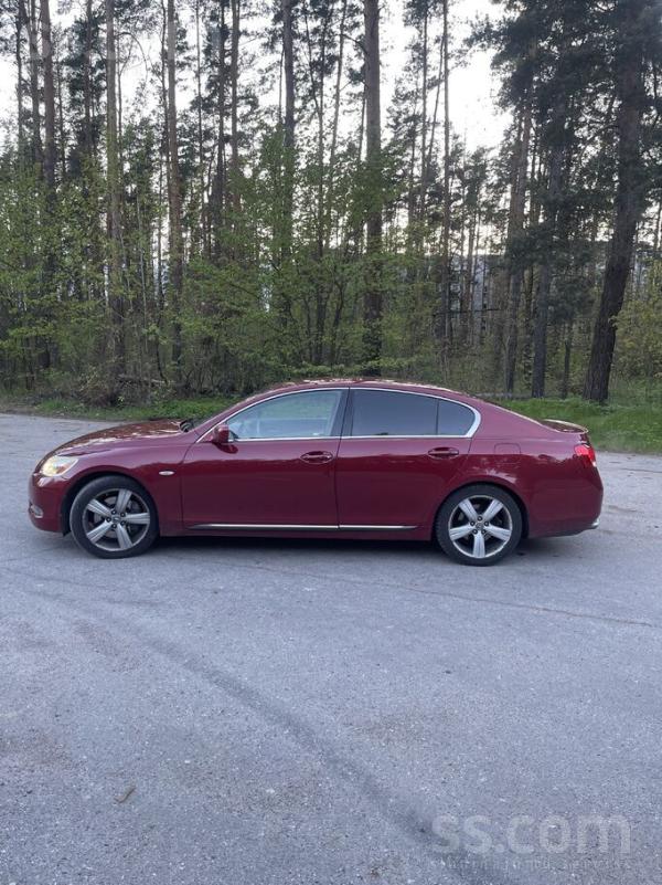 Red Lexus GS 2005 in Riga, with an engine capacity of 3.00 L and mileage of 236 thousand km for 3490 €, photo 3 on AUTOMOTO.COM.LV