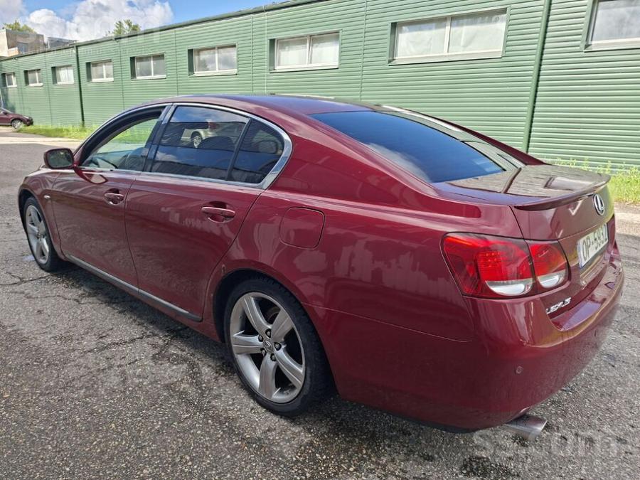 Red Lexus GS 2006 in Riga, with an engine capacity of 3.00 L and mileage of 262 thousand km for 2650 €, photo 5 on AUTOMOTO.COM.LV