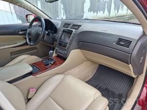Red Lexus GS 2006 in Riga, with an engine capacity of 3.00 L and mileage of 262 thousand km for 2650 €, photo 7 on AUTOMOTO.COM.LV