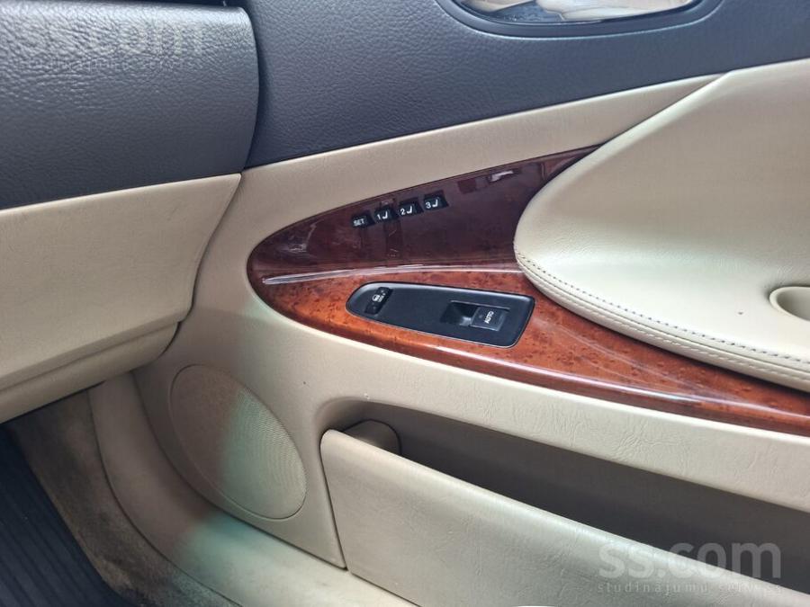 Red Lexus GS 2006 in Riga, with an engine capacity of 3.00 L and mileage of 262 thousand km for 2650 €, photo 13 on AUTOMOTO.COM.LV