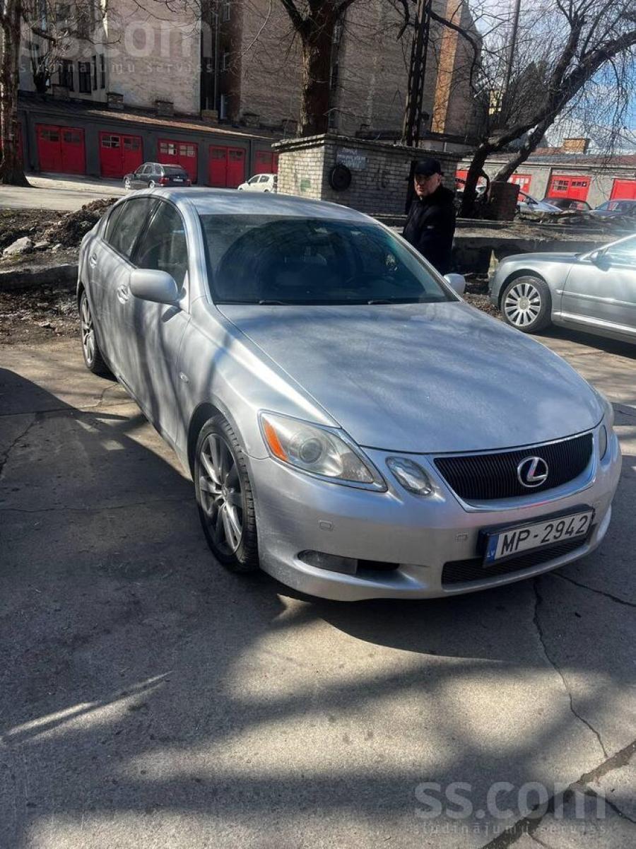 Lexus GS 2005 in Riga, with an engine capacity of 3.00 L and mileage of 325 thousand km for 1750 €, photo 3 on AUTOMOTO.COM.LV