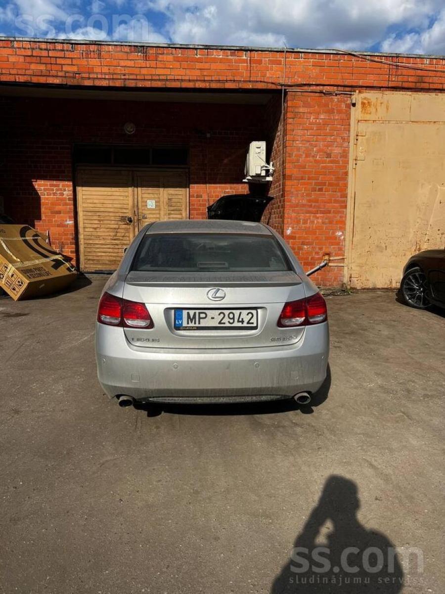 Lexus GS 2005 in Riga, with an engine capacity of 3.00 L and mileage of 325 thousand km for 1750 €, photo 4 on AUTOMOTO.COM.LV