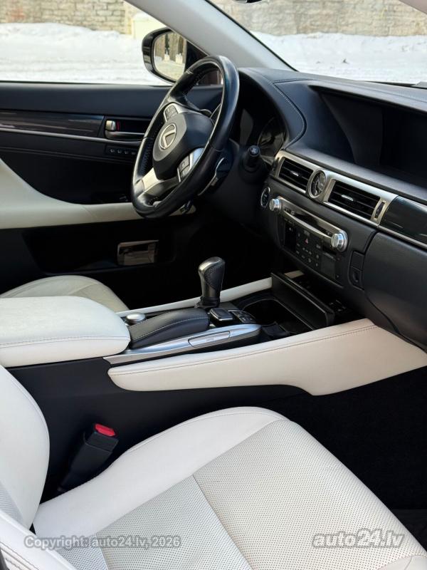 Lexus GS 2016 in Tallinn, with an engine capacity of 2.50 L and mileage of 226 thousand km for 20500 €, photo 8 on AUTOMOTO.COM.LV
