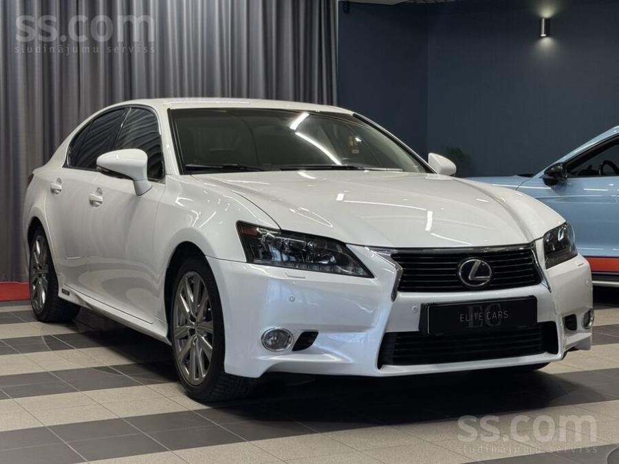 White Lexus GS 2013 in Riga, with an engine capacity of 3.50 L and mileage of 220 thousand km for 16490 €, photo 4 on AUTOMOTO.COM.LV