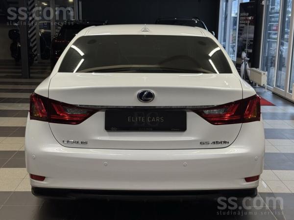 White Lexus GS 2013 in Riga, with an engine capacity of 3.50 L and mileage of 220 thousand km for 16490 €, photo 5 on AUTOMOTO.COM.LV