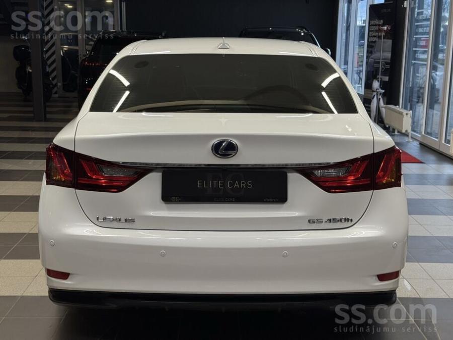 White Lexus GS 2013 in Riga, with an engine capacity of 3.50 L and mileage of 220 thousand km for 16490 €, photo 6 on AUTOMOTO.COM.LV
