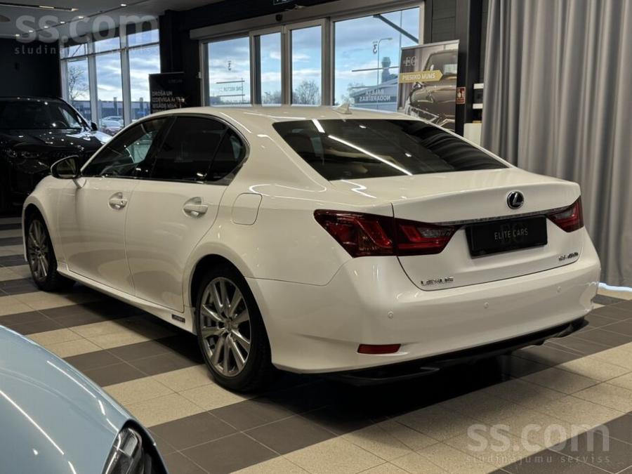 White Lexus GS 2013 in Riga, with an engine capacity of 3.50 L and mileage of 220 thousand km for 16490 €, photo 7 on AUTOMOTO.COM.LV