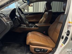 White Lexus GS 2013 in Riga, with an engine capacity of 3.50 L and mileage of 220 thousand km for 16490 €, photo 10 on AUTOMOTO.COM.LV