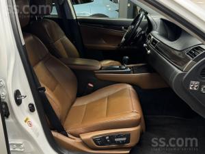 White Lexus GS 2013 in Riga, with an engine capacity of 3.50 L and mileage of 220 thousand km for 16490 €, photo 13 on AUTOMOTO.COM.LV