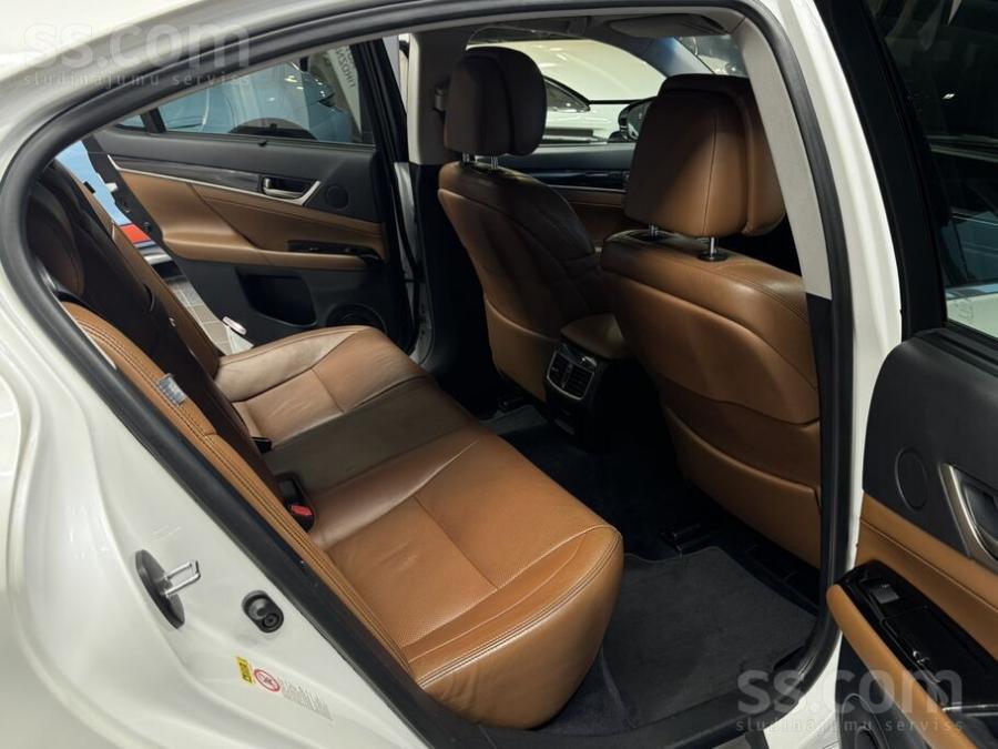 White Lexus GS 2013 in Riga, with an engine capacity of 3.50 L and mileage of 220 thousand km for 16490 €, photo 28 on AUTOMOTO.COM.LV