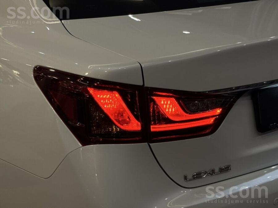 White Lexus GS 2013 in Riga, with an engine capacity of 3.50 L and mileage of 220 thousand km for 16490 €, photo 34 on AUTOMOTO.COM.LV