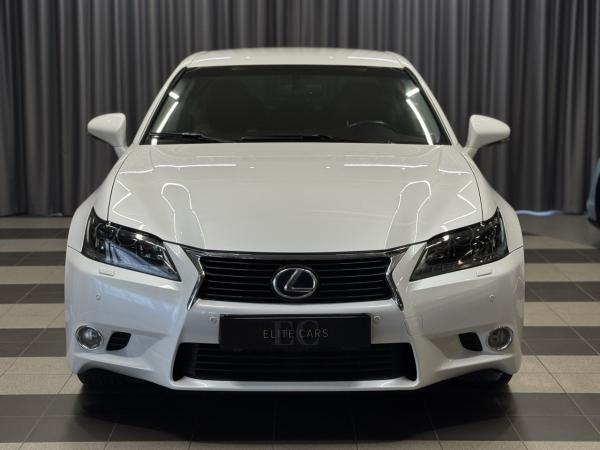 Balts Lexus GS 2013 Rīga, ar dzinēja tilpumu 3.50 L un nobraukumu 220 tūkst. km par 16490 €, foto 1 vietnē AUTOMOTO.COM.LV