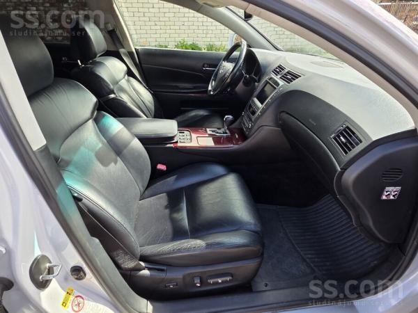 Balts Lexus GS 2008 Liepāja, ar dzinēja tilpumu 3.00 L un nobraukumu 348 tūkst. km par 6200 €, foto 3 vietnē AUTOMOTO.COM.LV
