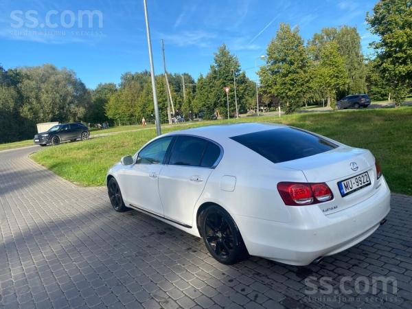 White Lexus GS 2009 in Riga, with an engine capacity of 3.00 L and mileage of 178 thousand km for 4500 €, photo 4 on AUTOMOTO.COM.LV