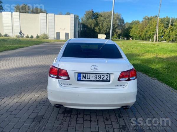 White Lexus GS 2009 in Riga, with an engine capacity of 3.00 L and mileage of 178 thousand km for 4500 €, photo 5 on AUTOMOTO.COM.LV