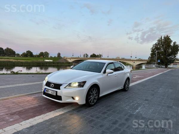 White Lexus GS 2013 in Riga, with an engine capacity of 3.50 L and mileage of 109 thousand km for 5800 €, photo 3 on AUTOMOTO.COM.LV