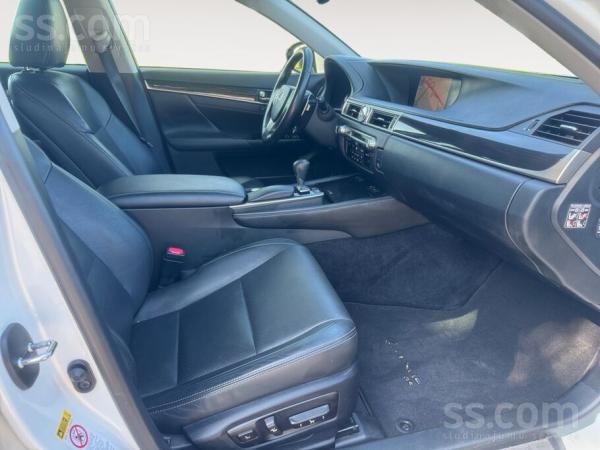 Balts Lexus GS 2013 Rīga, ar dzinēja tilpumu 3.50 L un nobraukumu 111 tūkst. km par 18500 €, foto 6 vietnē AUTOMOTO.COM.LV