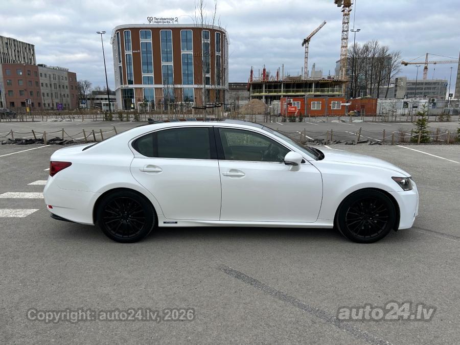 White Lexus GS 2013 in Tallinn, with an engine capacity of 3.50 L and mileage of 210 thousand km for 13700 €, photo 5 on AUTOMOTO.COM.LV