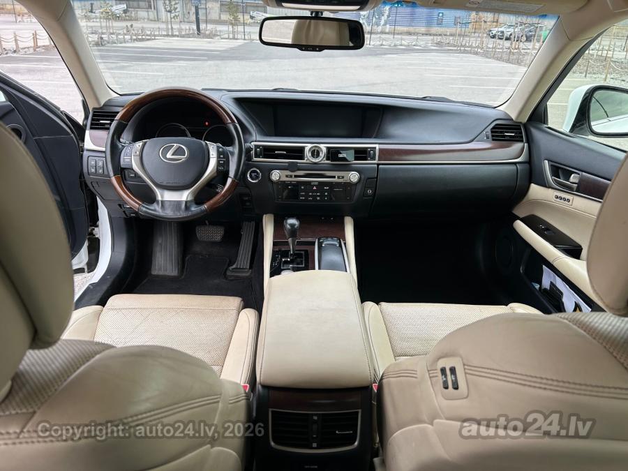 White Lexus GS 2013 in Tallinn, with an engine capacity of 3.50 L and mileage of 210 thousand km for 13700 €, photo 10 on AUTOMOTO.COM.LV