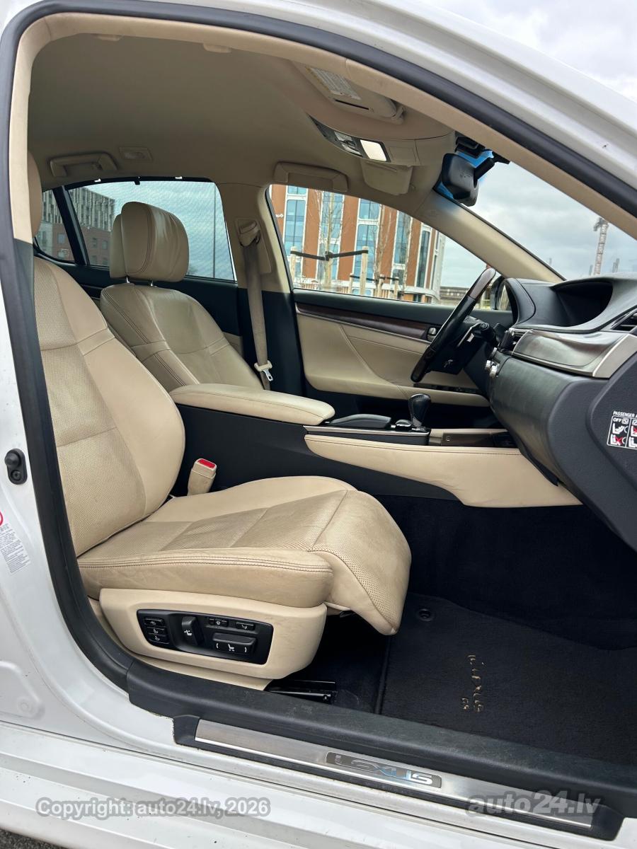 White Lexus GS 2013 in Tallinn, with an engine capacity of 3.50 L and mileage of 210 thousand km for 13700 €, photo 13 on AUTOMOTO.COM.LV