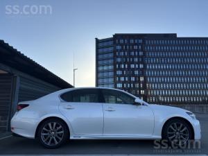 White Lexus GS 2014 in Riga, with an engine capacity of 3.50 L and mileage of 185 thousand km for 15500 €, photo 4 on AUTOMOTO.COM.LV