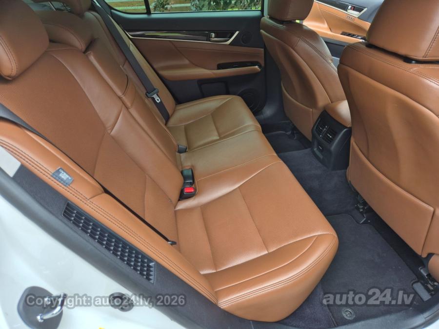 White Lexus GS 2014 in Tallinn, with an engine capacity of 3.50 L and mileage of 195 thousand km for 17000 €, photo 9 on AUTOMOTO.COM.LV
