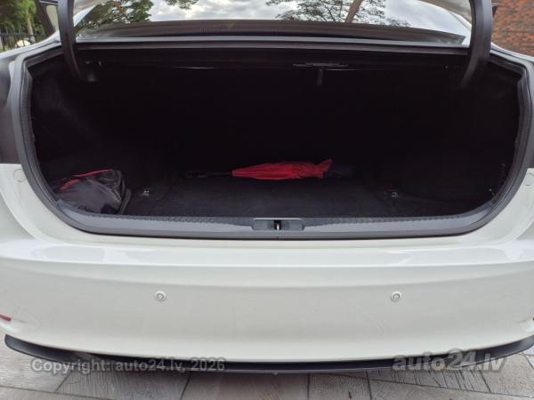 White Lexus GS 2014 in Tallinn, with an engine capacity of 3.50 L and mileage of 195 thousand km for 17000 €, photo 9 on AUTOMOTO.COM.LV