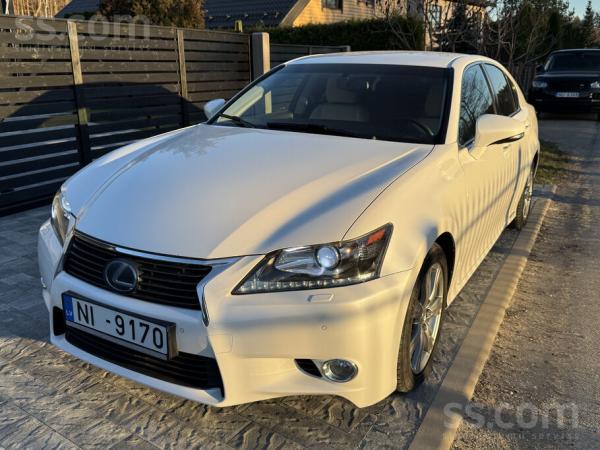 White Lexus GS 2015 in Riga, with an engine capacity of 2.50 L and mileage of 152 thousand km for 17900 €, photo 1 on AUTOMOTO.COM.LV
