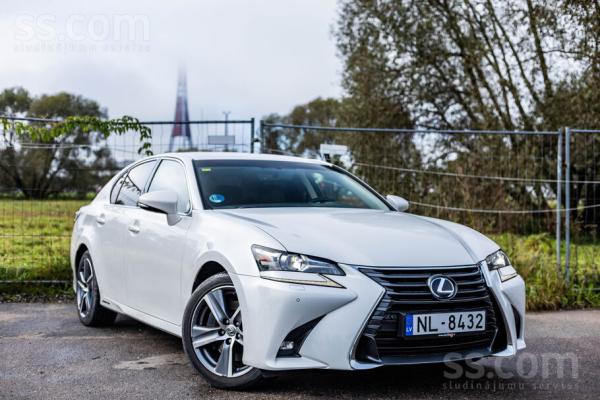 White Lexus GS 2017 in Riga, with an engine capacity of 2.50 L and mileage of 196 thousand km for 20490 €, photo 3 on AUTOMOTO.COM.LV