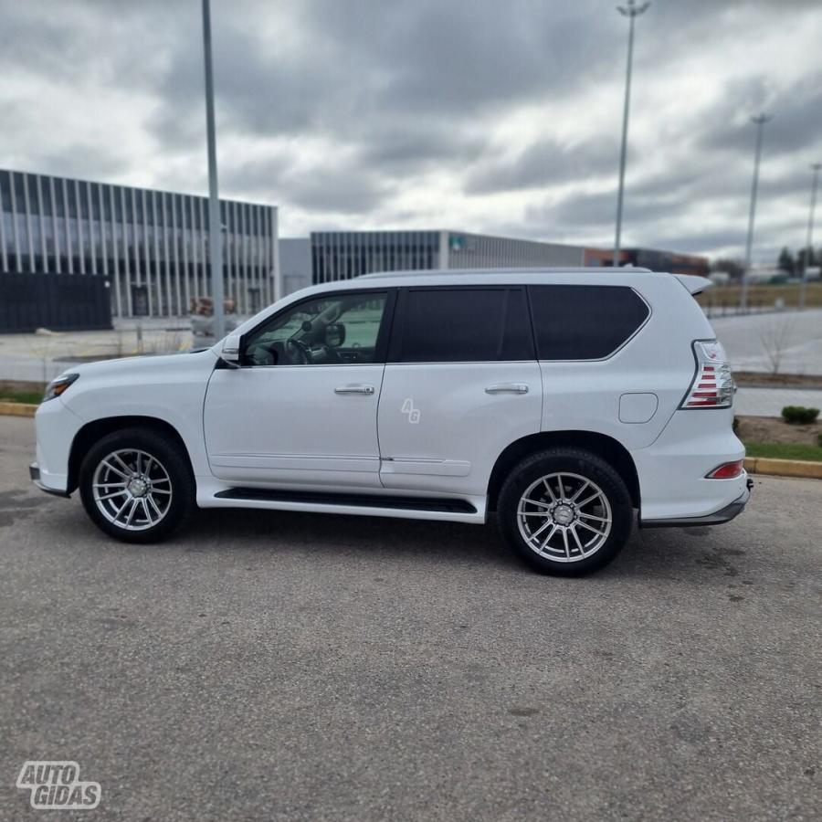 Lexus GX 460 2011 in Vilnius, with an engine capacity of 4.60 L and mileage of 280 thousand km for 23900 €, photo 3 on AUTOMOTO.COM.LV