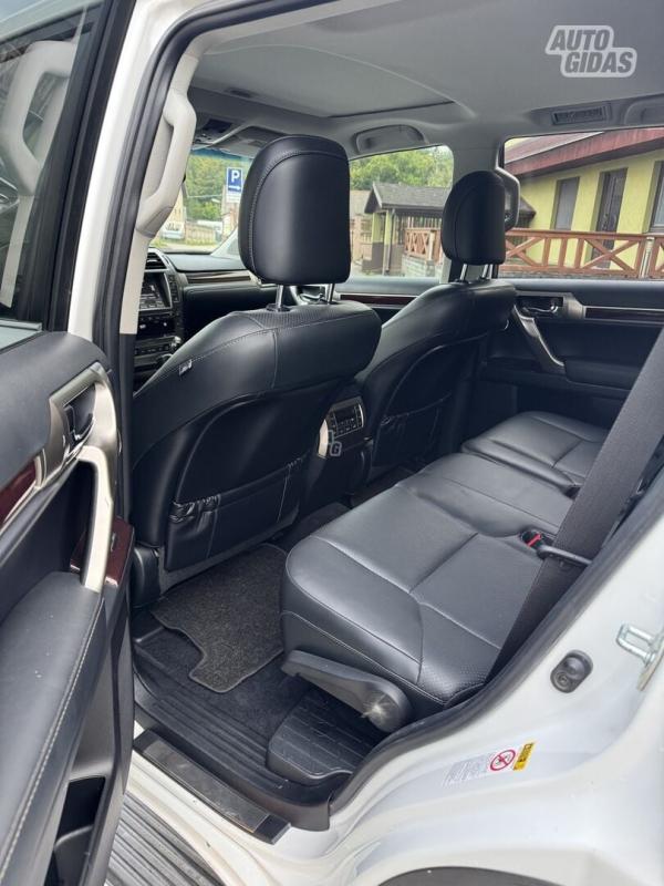 Lexus GX 460 2019 in Alytus, with an engine capacity of 4.60 L and mileage of 38 thousand km for 48555 €, photo 9 on AUTOMOTO.COM.LV