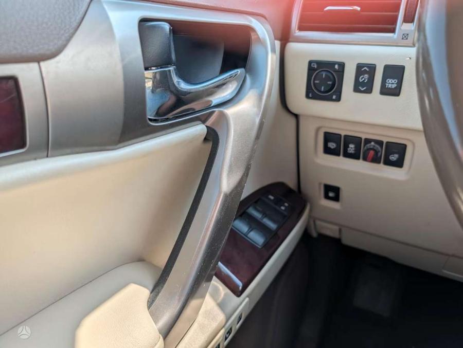 Pelēks Lexus GX 460 2019 Kauņa, ar dzinēja tilpumu 4.61 L un nobraukumu 106 tūkst. km par 41900 €, foto 13 vietnē AUTOMOTO.COM.LV