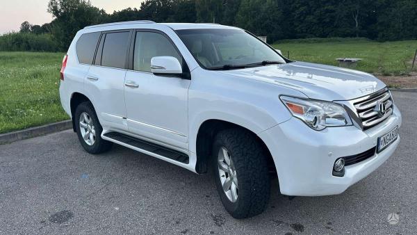 White Lexus GX 460 2013 in Kaunas, with an engine capacity of 4.61 L and mileage of 260 thousand km for 19500 €, photo 3 on AUTOMOTO.COM.LV