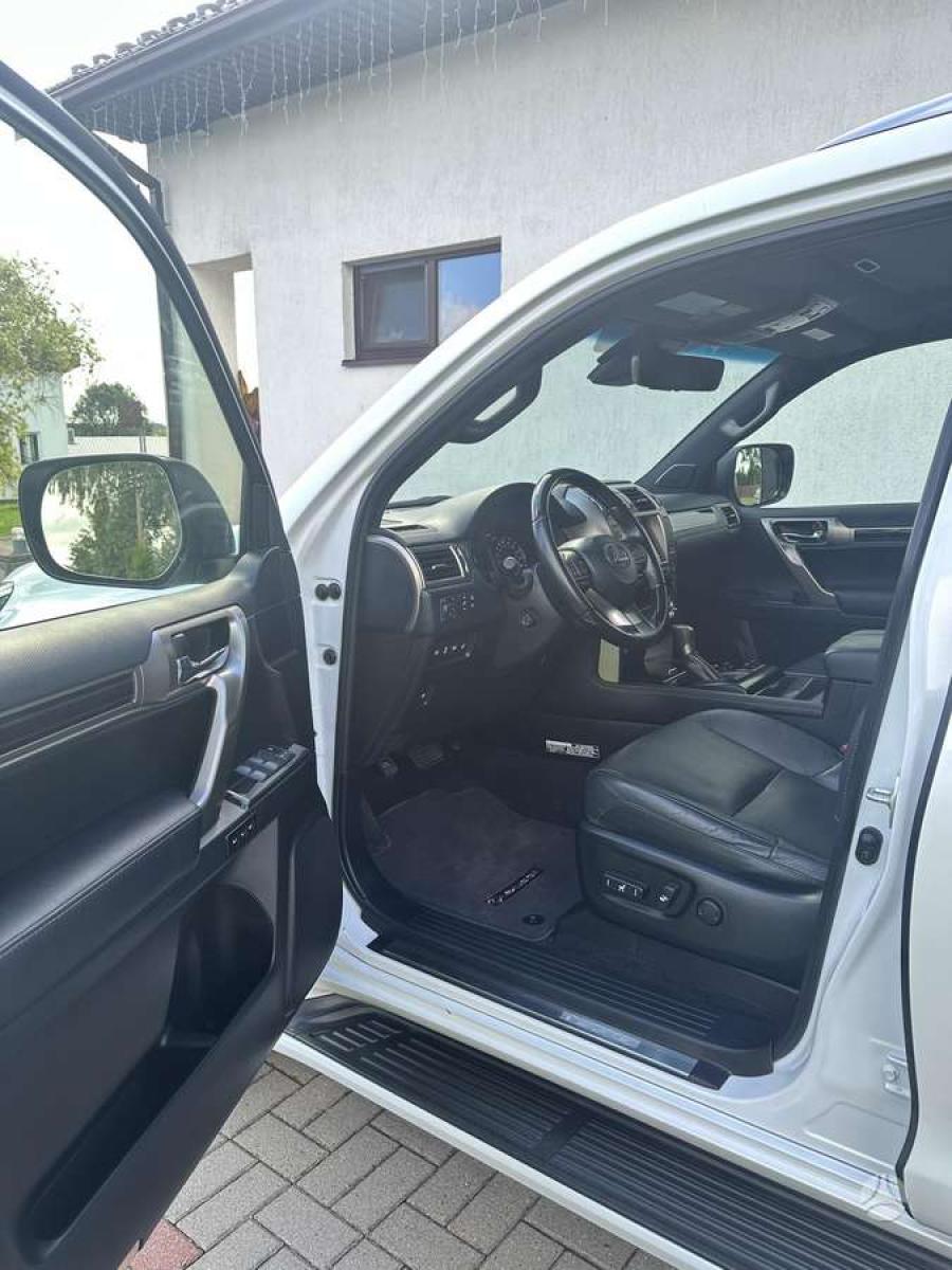 Balts Lexus GX 460 2020 Alīta, ar dzinēja tilpumu 4.61 L un nobraukumu 69 tūkst. km par 46990 €, foto 16 vietnē AUTOMOTO.COM.LV