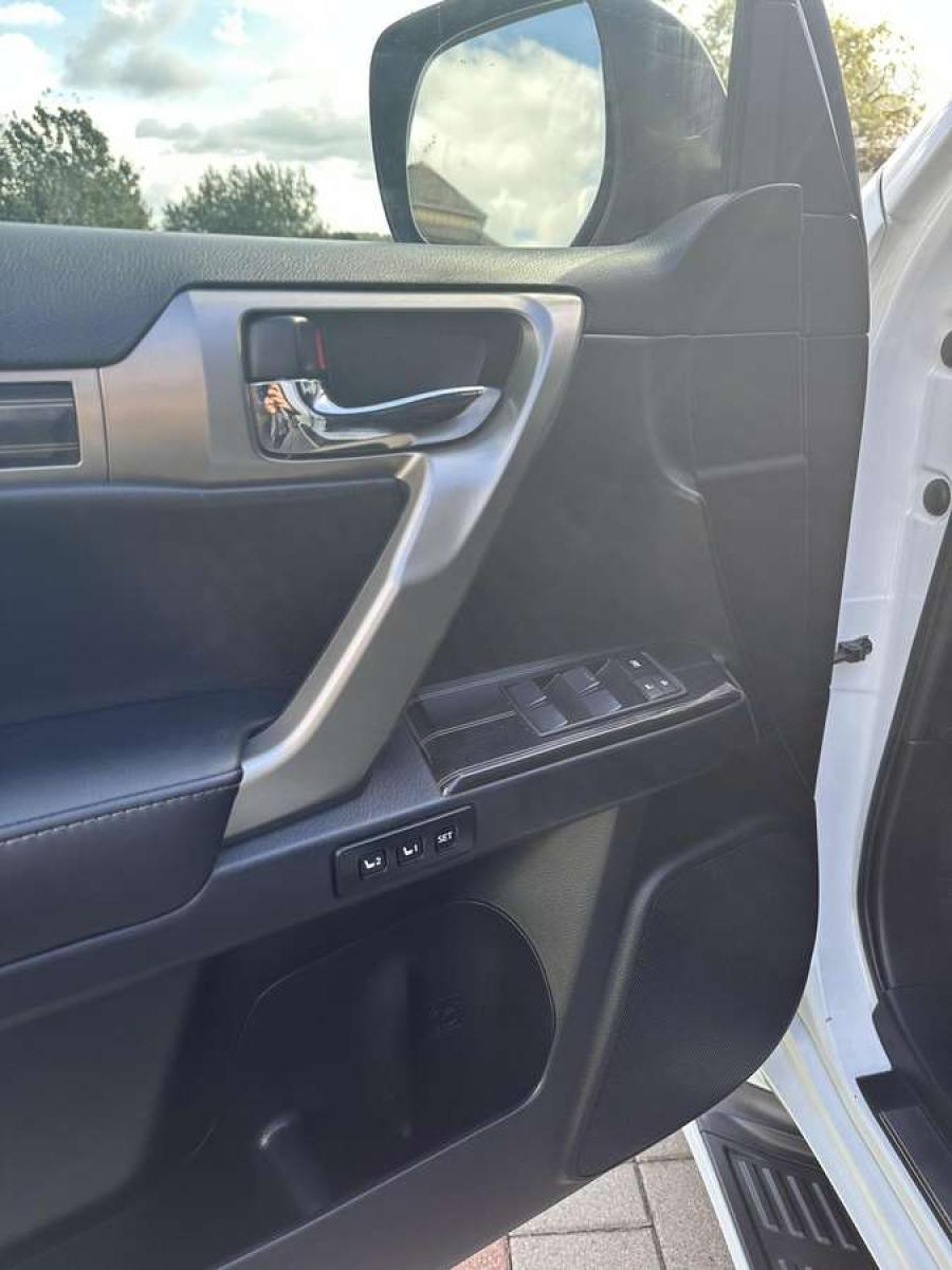 Balts Lexus GX 460 2020 Alīta, ar dzinēja tilpumu 4.61 L un nobraukumu 69 tūkst. km par 46990 €, foto 17 vietnē AUTOMOTO.COM.LV