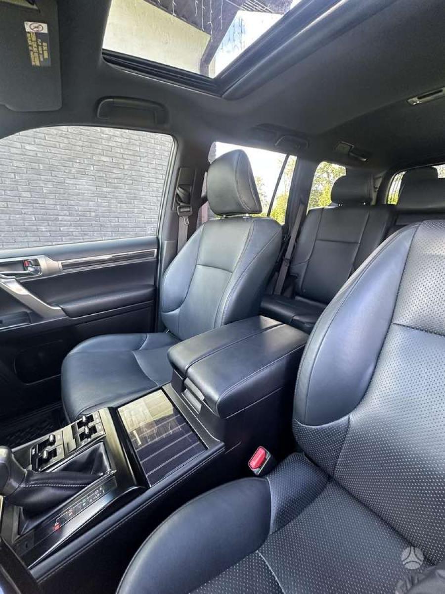 Balts Lexus GX 460 2020 Alīta, ar dzinēja tilpumu 4.61 L un nobraukumu 69 tūkst. km par 46990 €, foto 22 vietnē AUTOMOTO.COM.LV