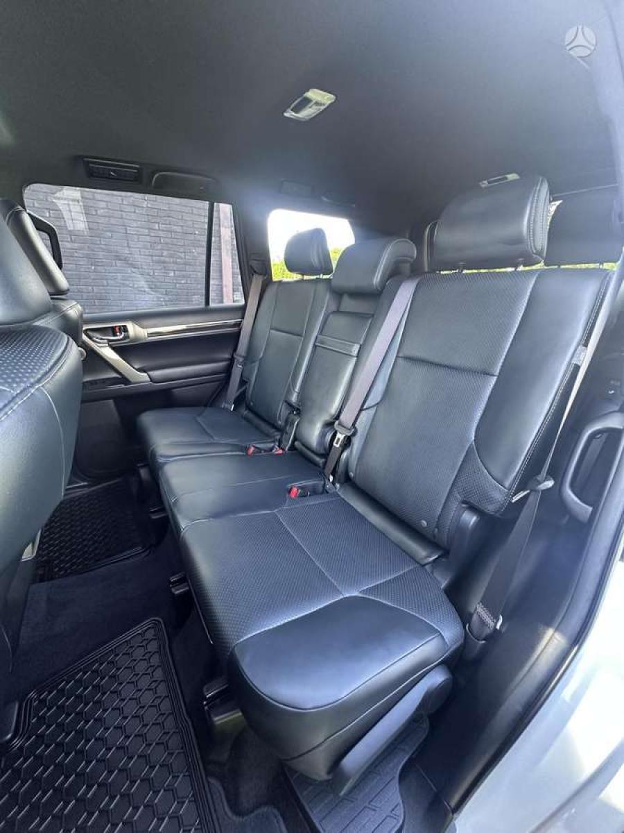 Balts Lexus GX 460 2020 Alīta, ar dzinēja tilpumu 4.61 L un nobraukumu 69 tūkst. km par 46990 €, foto 23 vietnē AUTOMOTO.COM.LV