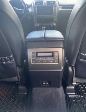 Balts Lexus GX 460 2020 Alīta, ar dzinēja tilpumu 4.61 L un nobraukumu 69 tūkst. km par 46990 €, foto 27 vietnē AUTOMOTO.COM.LV