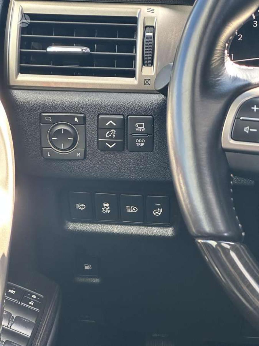 Balts Lexus GX 460 2020 Alīta, ar dzinēja tilpumu 4.61 L un nobraukumu 69 tūkst. km par 46990 €, foto 33 vietnē AUTOMOTO.COM.LV