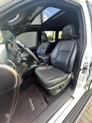 Balts Lexus GX 460 2020 Alīta, ar dzinēja tilpumu 4.61 L un nobraukumu 69 tūkst. km par 46990 €, foto 38 vietnē AUTOMOTO.COM.LV
