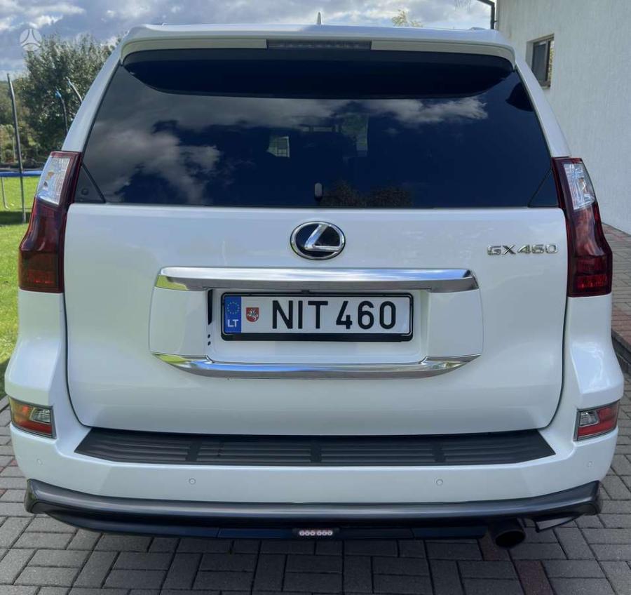 Balts Lexus GX 460 2020 Alīta, ar dzinēja tilpumu 4.61 L un nobraukumu 69 tūkst. km par 46990 €, foto 40 vietnē AUTOMOTO.COM.LV