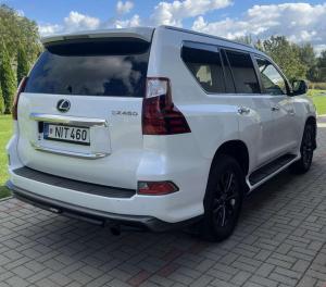 Balts Lexus GX 460 2020 Alīta, ar dzinēja tilpumu 4.61 L un nobraukumu 69 tūkst. km par 46990 €, foto 41 vietnē AUTOMOTO.COM.LV