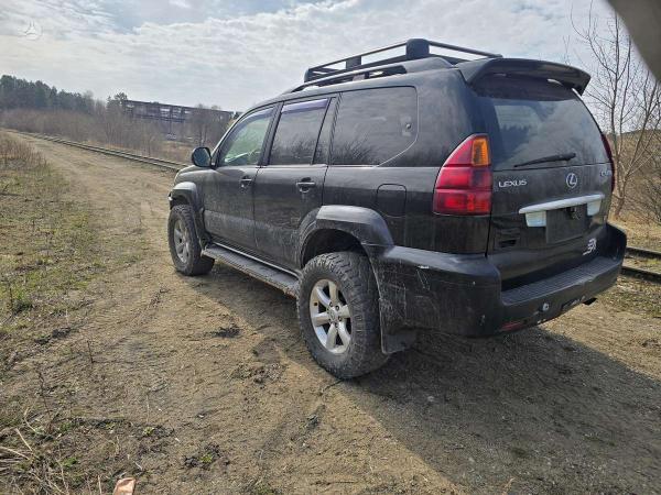 Black Lexus GX 470 2003 in Vilnius, with an engine capacity of 4.66 L and mileage of 170 thousand km for 7800 €, photo 1 on AUTOMOTO.COM.LV