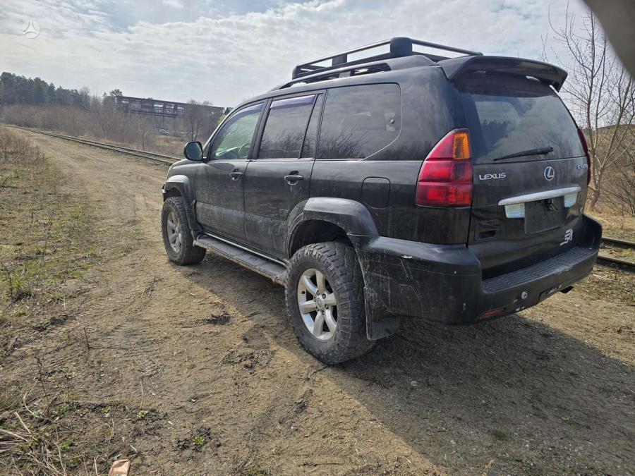 Черный Лексус GX 470 2003 в Вильнюс, объемом двигателя 4.66 л и пробегом 170 тыс. км за 7800 €, фото 1 на AUTOMOTO.COM.LV