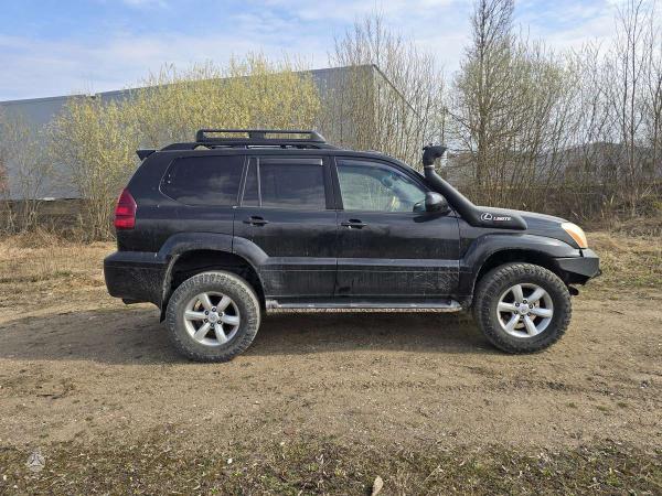 Black Lexus GX 470 2003 in Vilnius, with an engine capacity of 4.66 L and mileage of 170 thousand km for 7800 €, photo 5 on AUTOMOTO.COM.LV